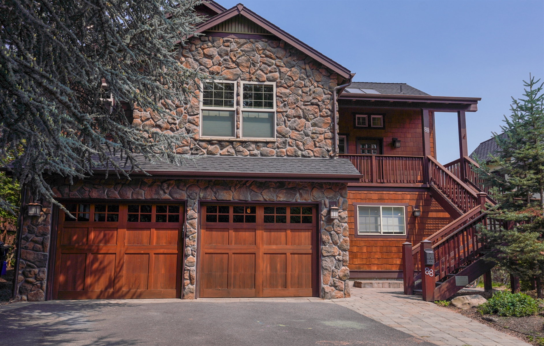 Bend, OR Vacation Rental Homes | Bluebird Day Vacation Rentals